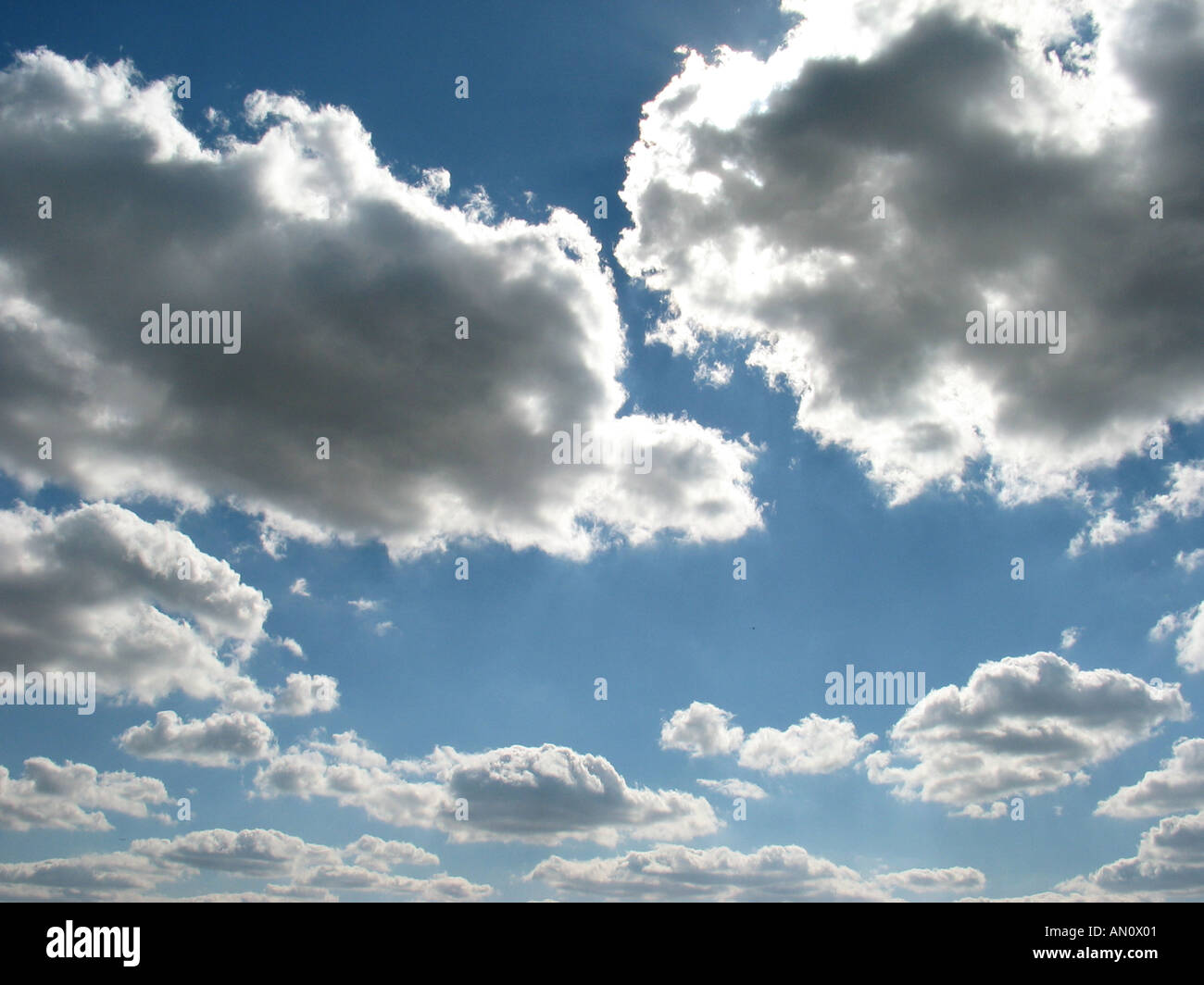 Nimbo cumulus hi-res stock photography and images - Alamy