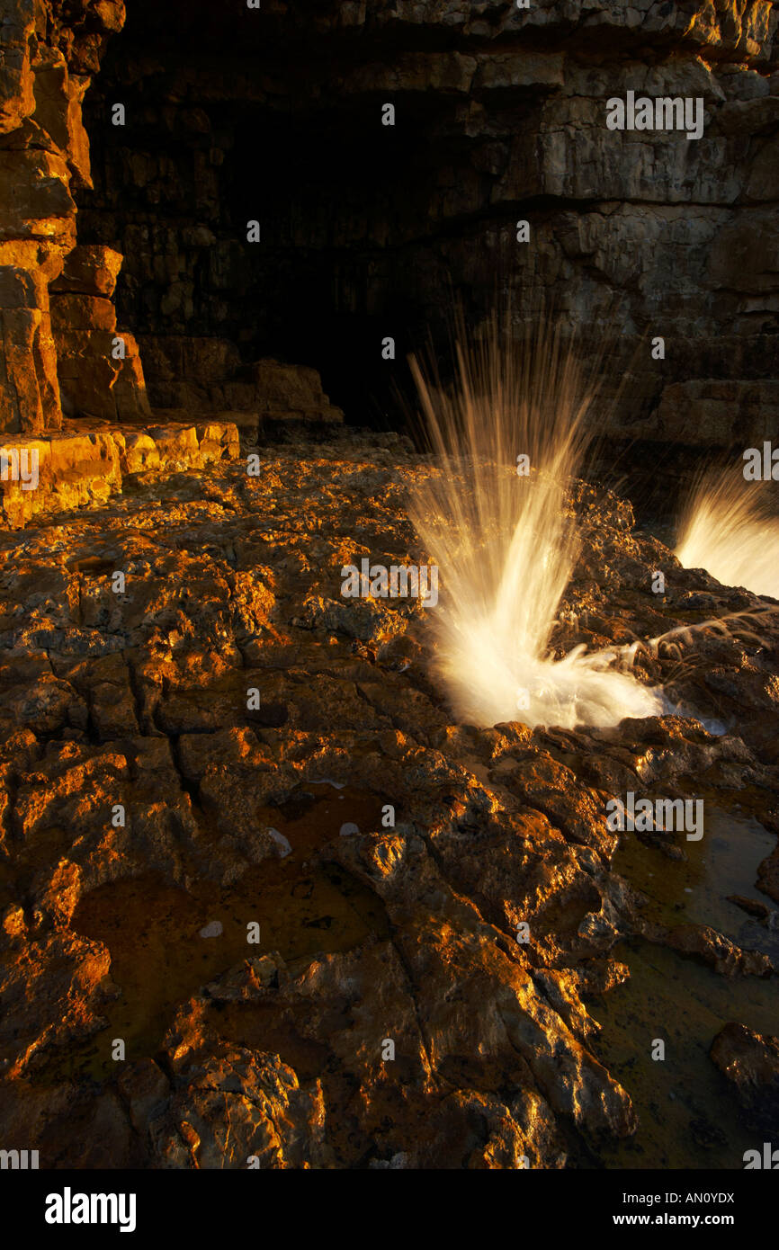 Gaps between rocks hi-res stock photography and images - Alamy