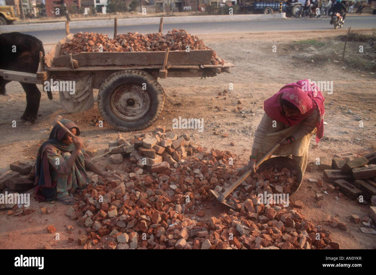 Child labour india brick hi-res stock photography and images - Alamy