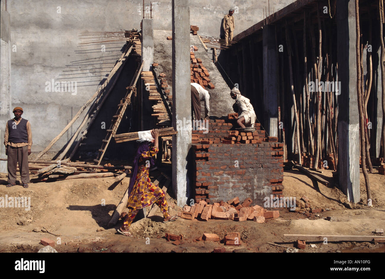 Concrete construction workers female hi-res stock photography and ...