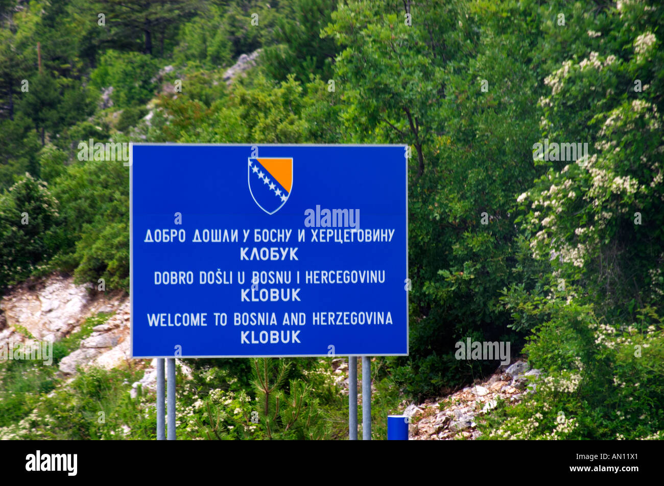 The border crossing between Montenegro and Bosnia-Herzegovina. Sign ...