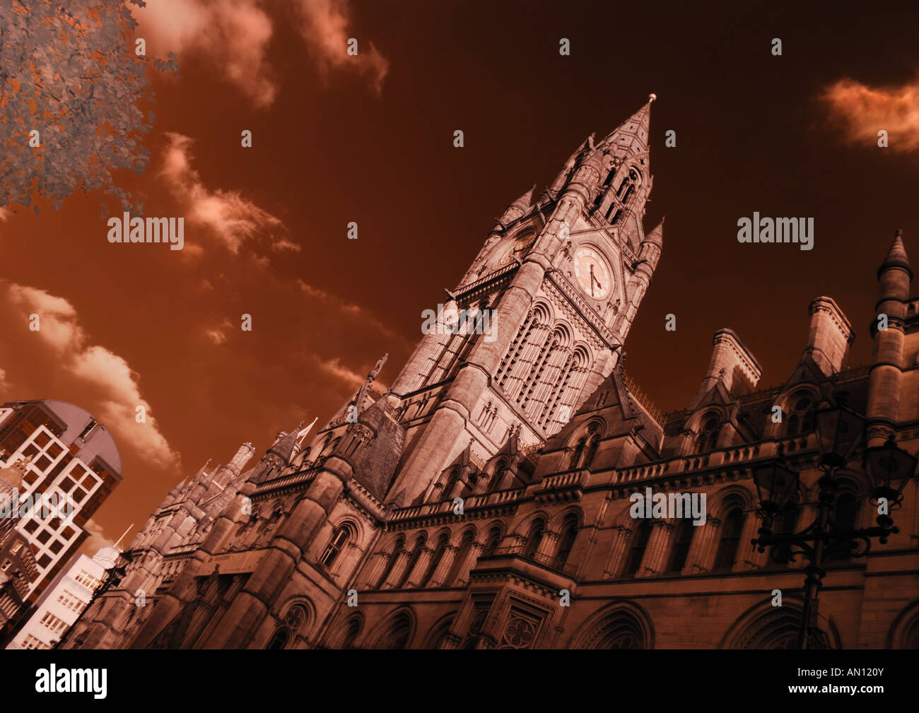 Tower of manchester town hall hi-res stock photography and images - Alamy