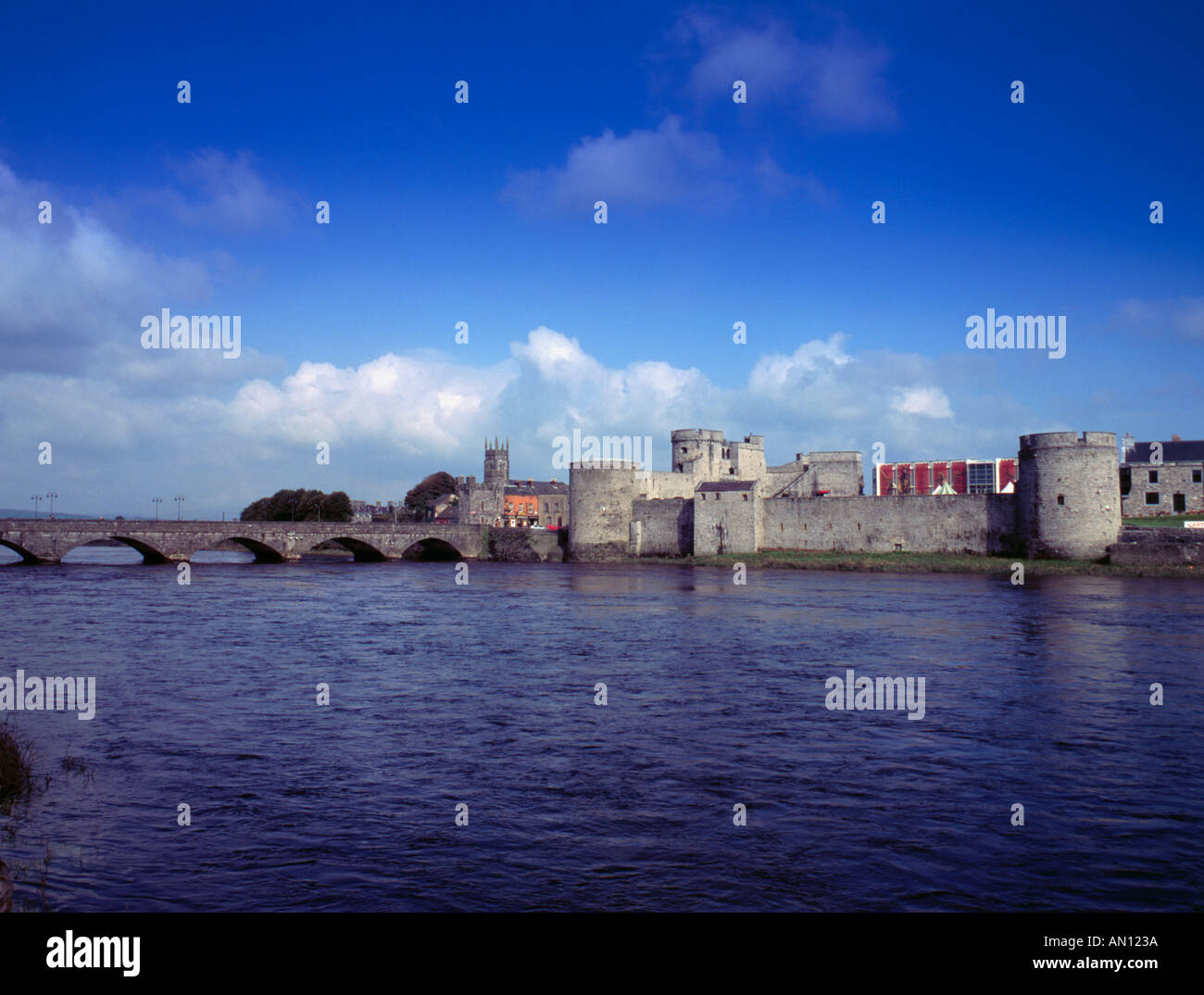 Thomond Bridge and King John's Castle seen over the River Shannon ...