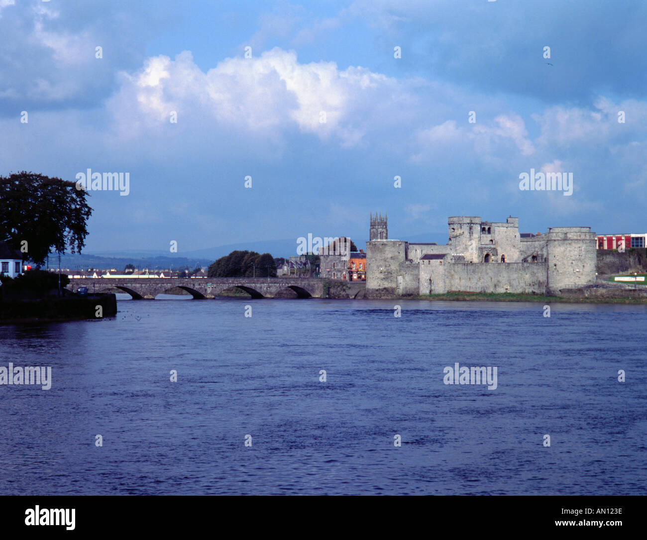 Panorama of Thomond Bridge and King John's Castle seen over the River ...
