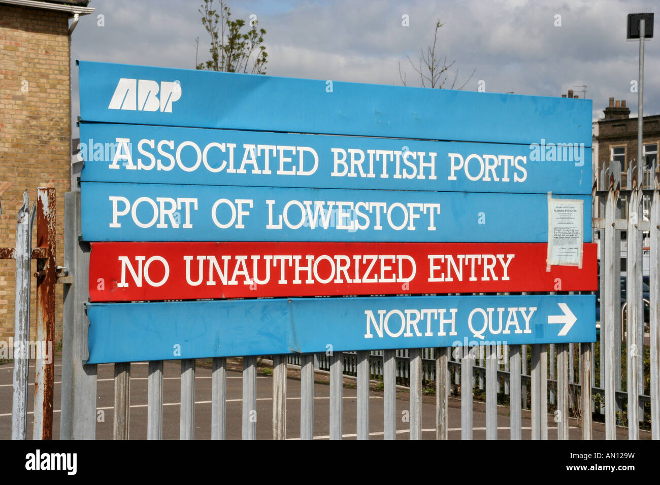 Lowestoft town sign hi-res stock photography and images - Alamy