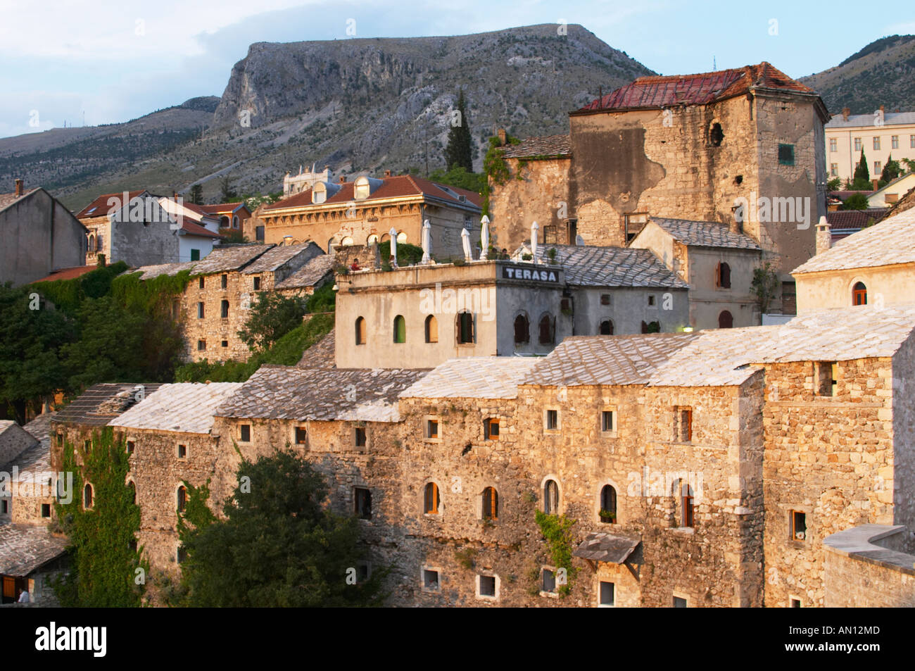 Mostar bridge bomb hi-res stock photography and images - Alamy