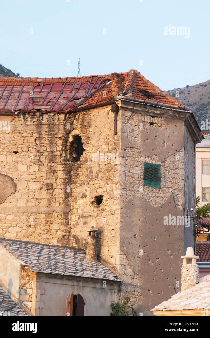 War damaged derelict ruin hi-res stock photography and images - Alamy