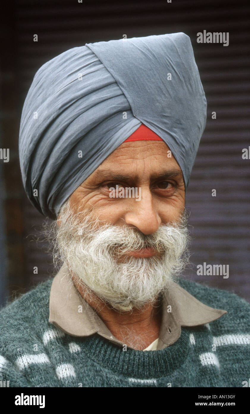 Portrait mature man wearing turban hi-res stock photography and images ...