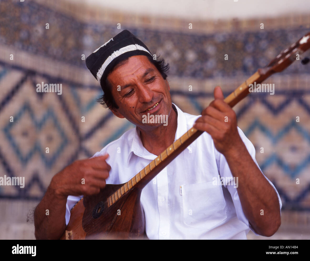 Uzbekistan Bukhara man musician people performing arts Stock Photo - Alamy