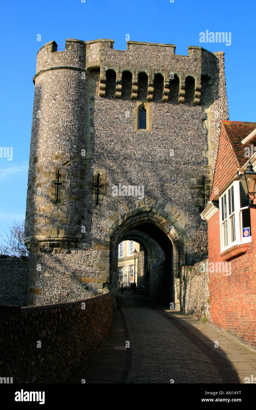 Main gate, castle gate Lewes Castle, Lewes, East Sussex, England ...