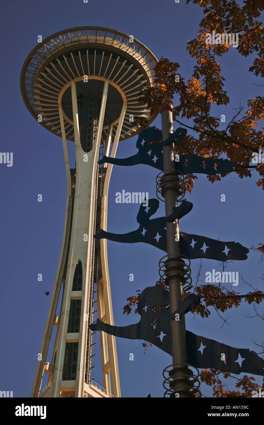 Metal sculpture in seattle art hi-res stock photography and images - Alamy