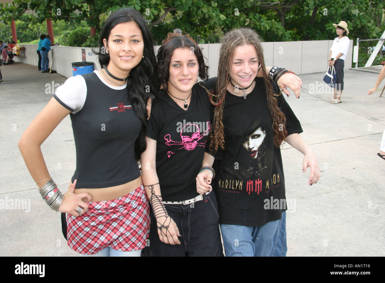 Teen trends hi-res stock photography and images - Alamy