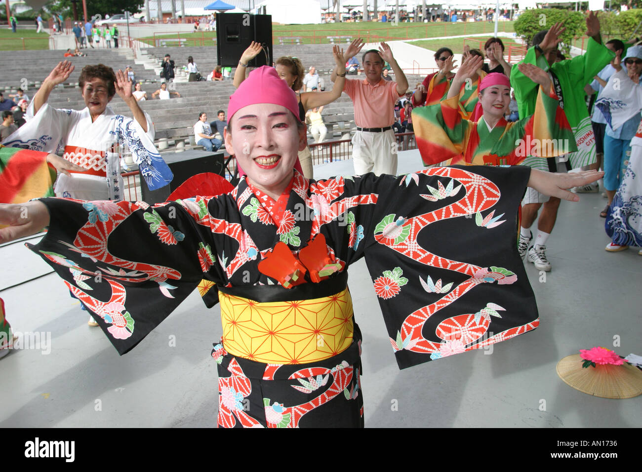 Bayfront park japanese festival hi-res stock photography and images - Alamy