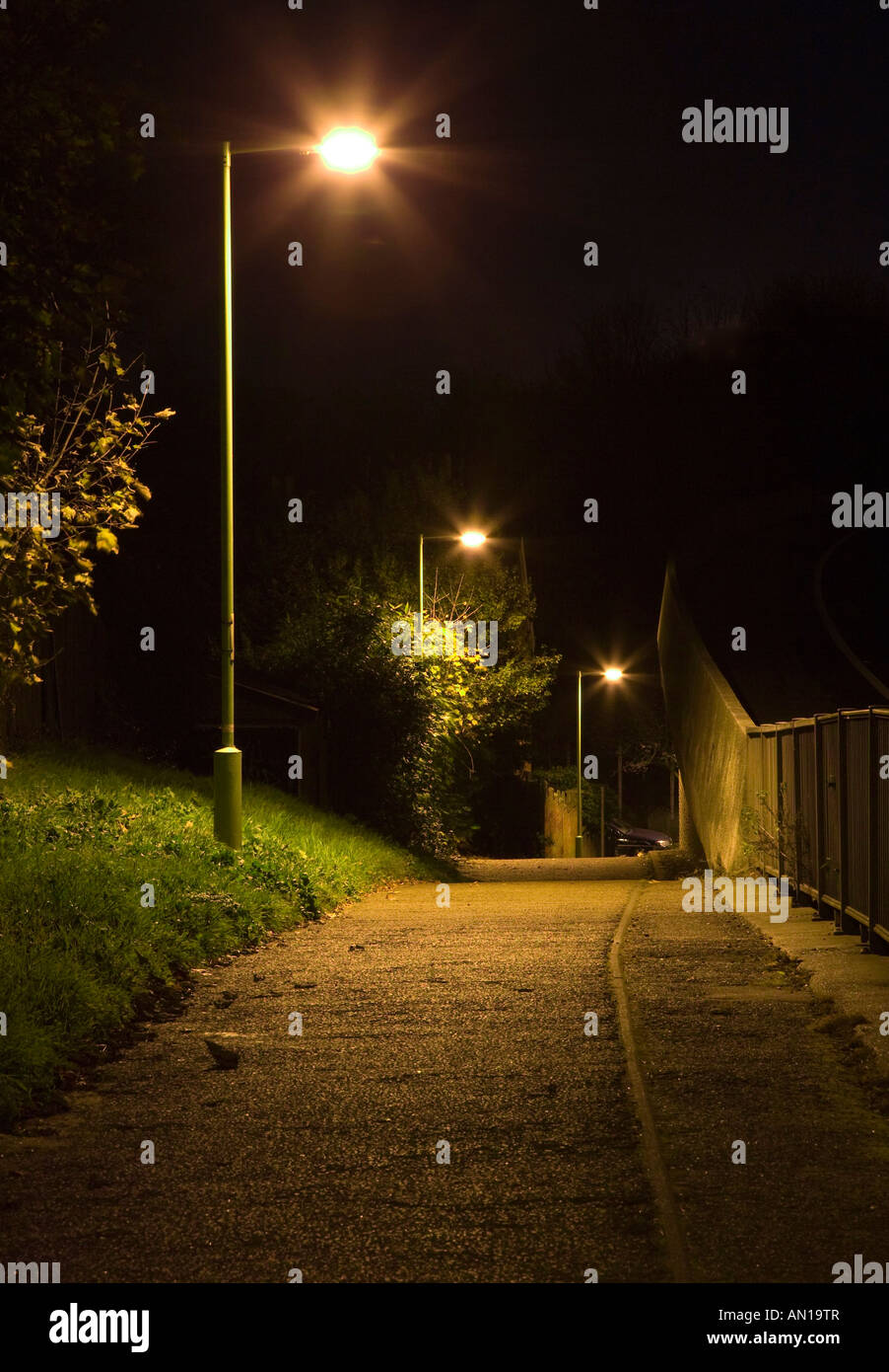 footpath at night Stock Photo - Alamy