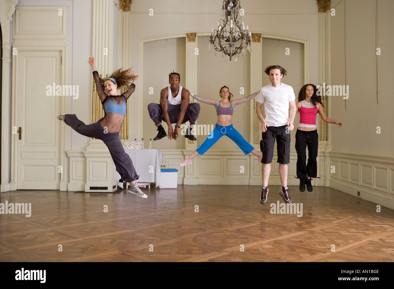 Keep fit dance class hi-res stock photography and images - Alamy