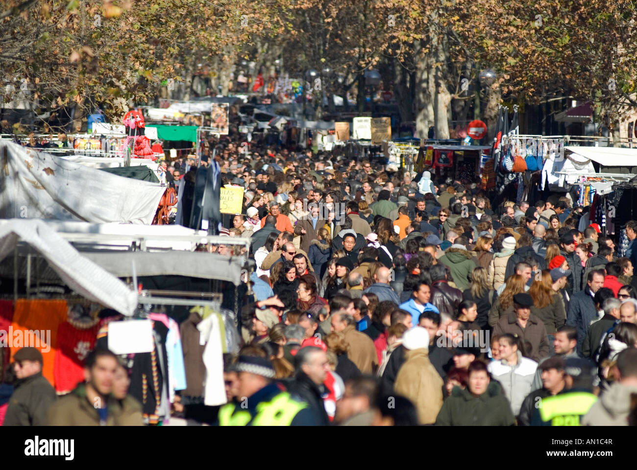El rastro flea market hi-res stock photography and images - Alamy