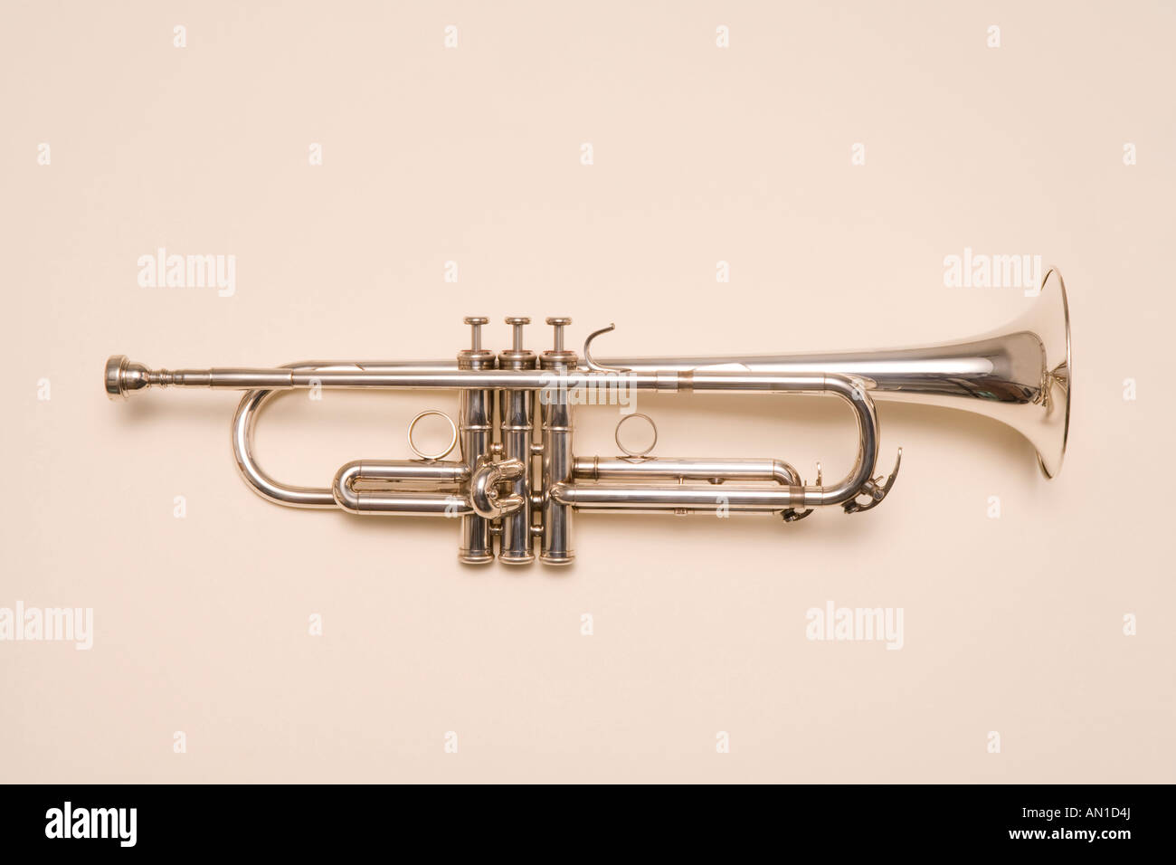 Musical trumpet hi-res stock photography and images - Alamy