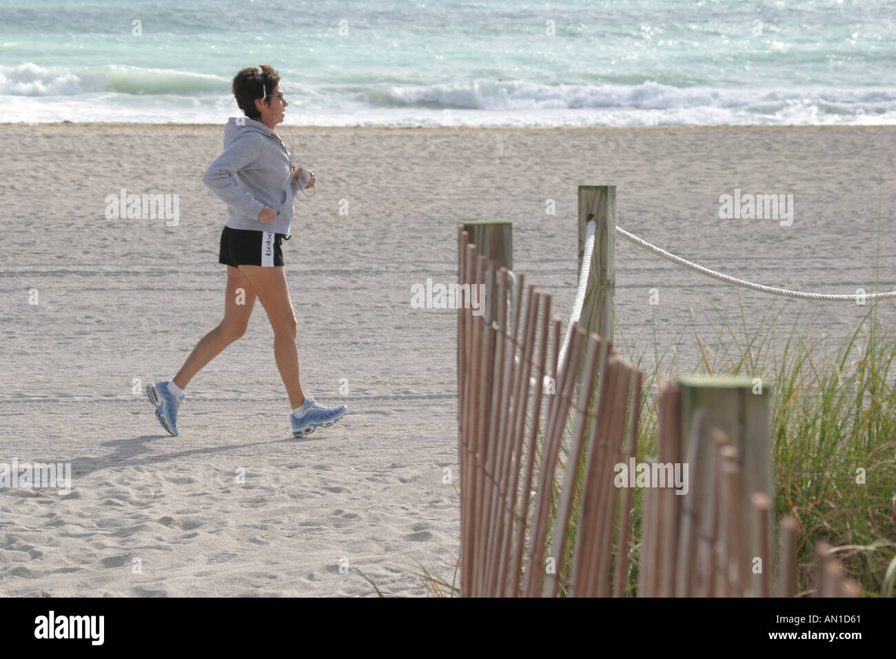 Jogger in miami beach florida hi-res stock photography and images - Alamy