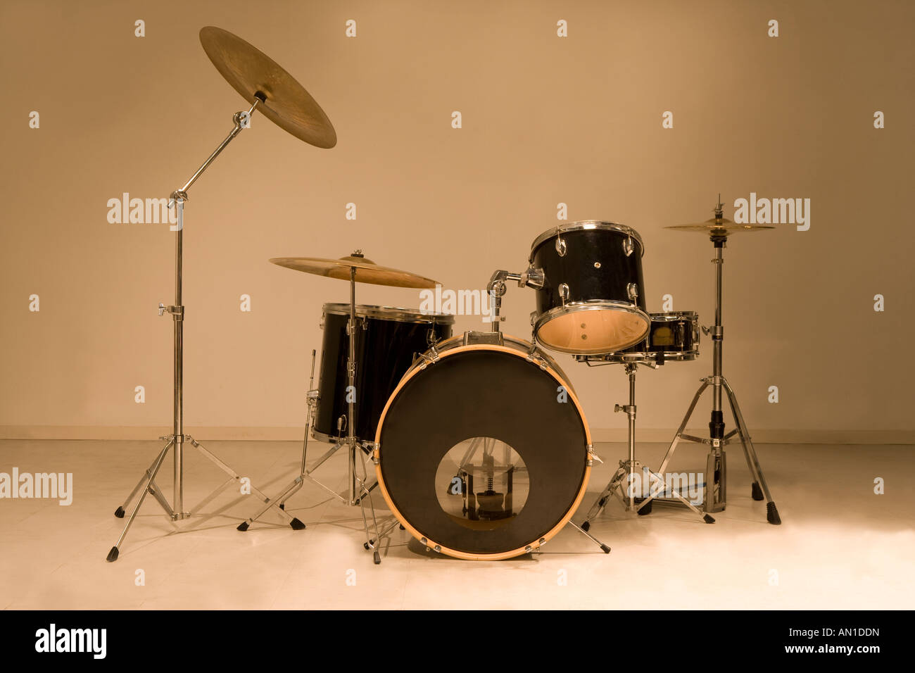 The drums hi-res stock photography and images - Alamy