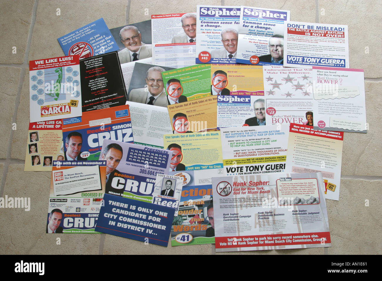 Political election ad usa hi-res stock photography and images - Alamy