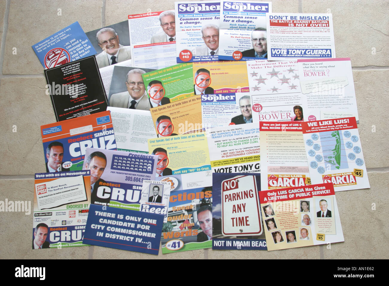Political election ad usa hi-res stock photography and images - Alamy