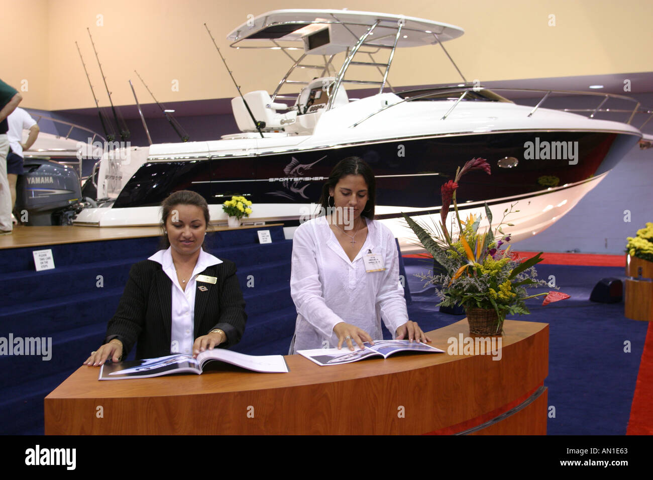 Hostesses Stock Photos & Hostesses Stock Images - Alamy