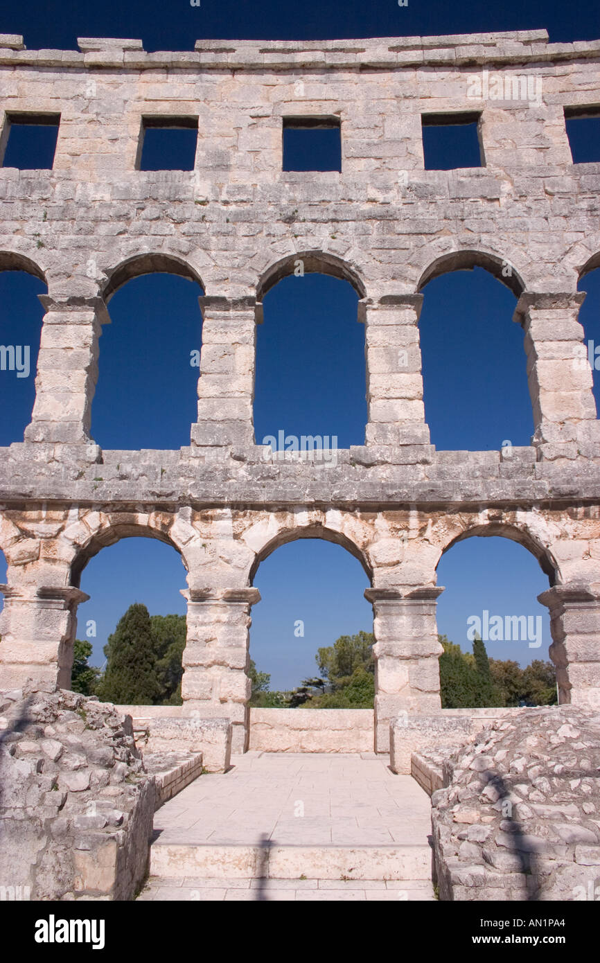 roman amphitheatre in pula, croatia Stock Photo - Alamy