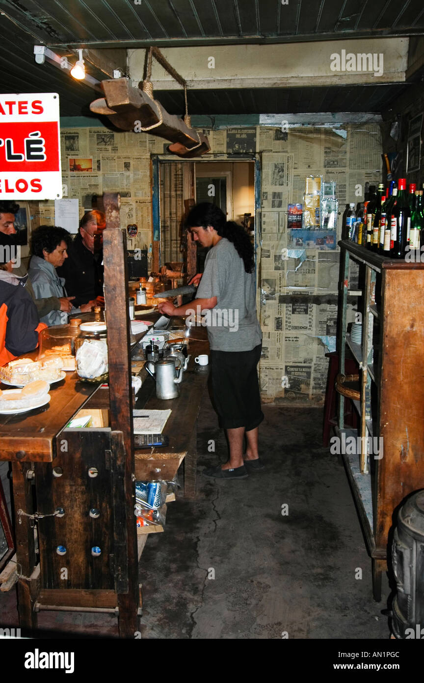 Roadside pub hi-res stock photography and images - Alamy