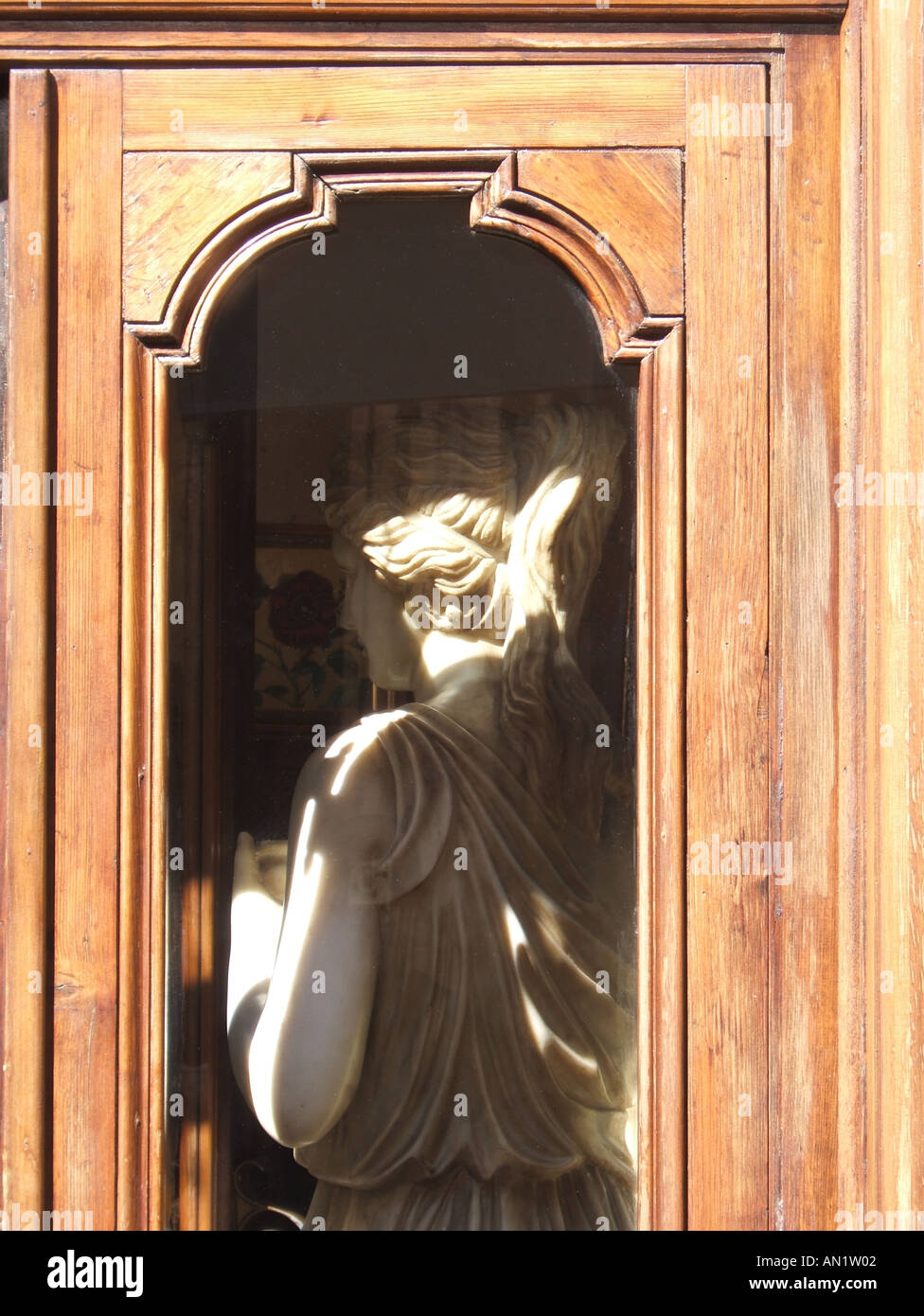 woman's statue in rome Stock Photo - Alamy
