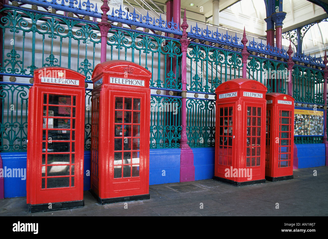 England uk locations cities red telephone boxes hi-res stock ...