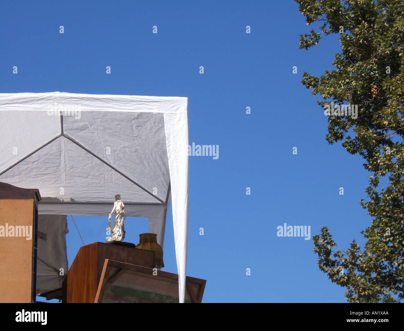 market stall with antique furniture Stock Photo - Alamy