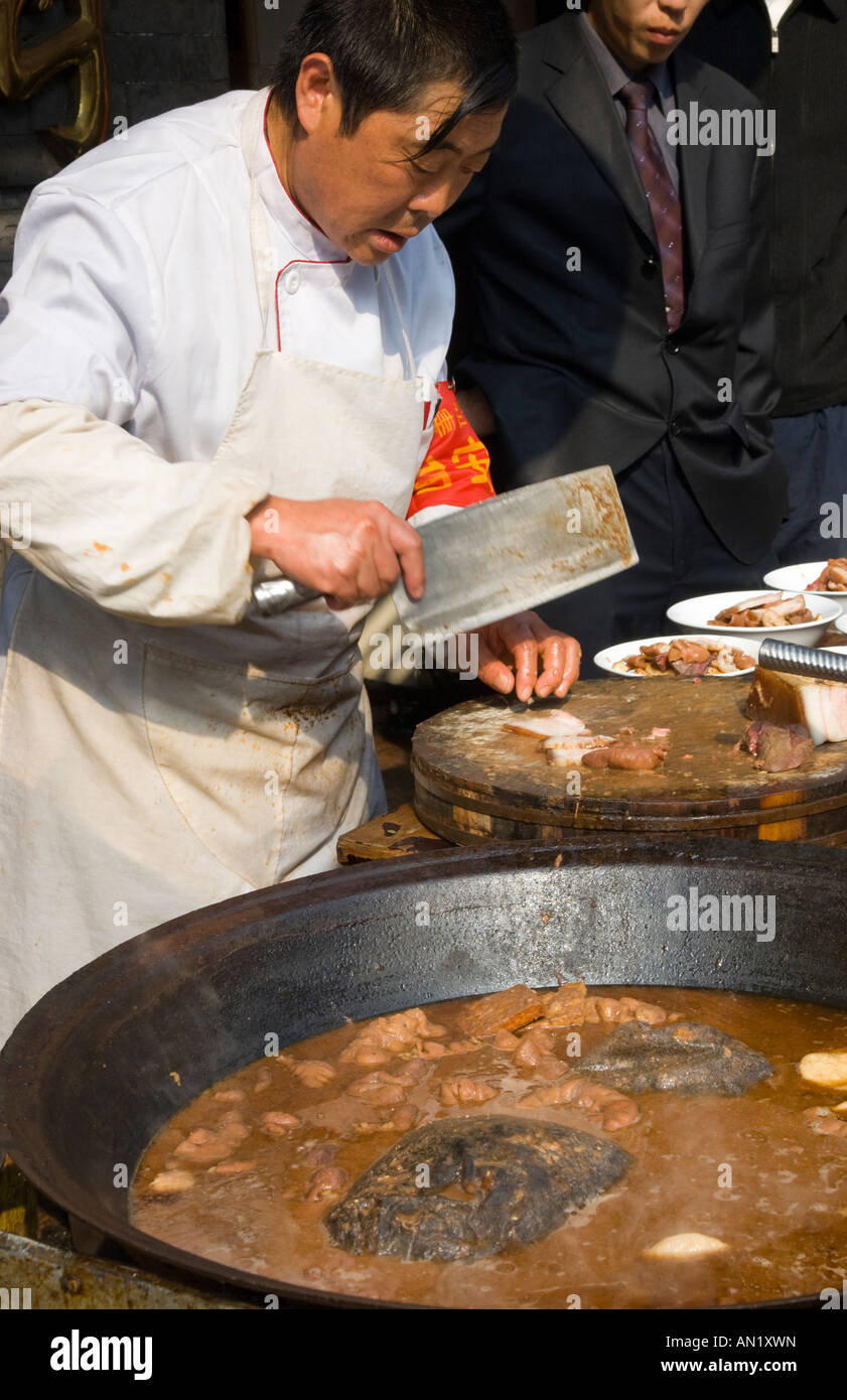 China Beijing Xuanwu Dazhalan Jie street food stall Stock Photo - Alamy