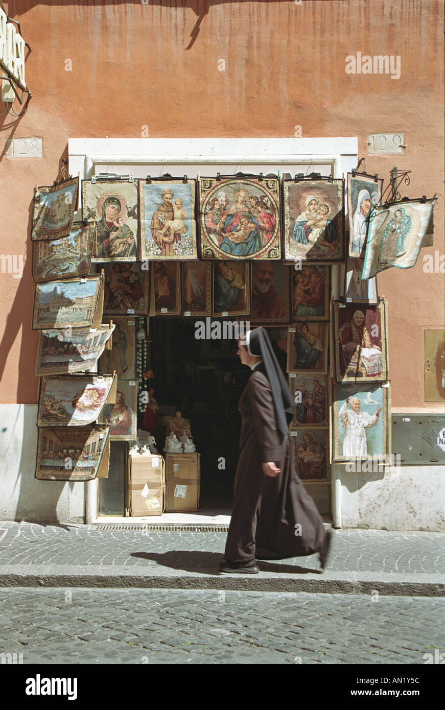 religious gift shop near vatican rome Stock Photo - Alamy