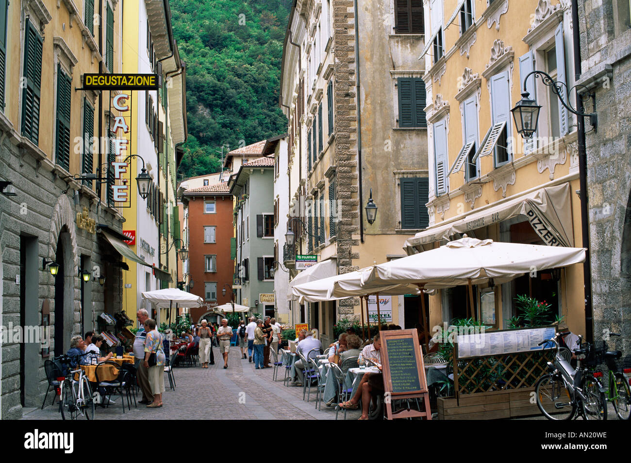 Riva cafes restaurants italy hi-res stock photography and images - Alamy