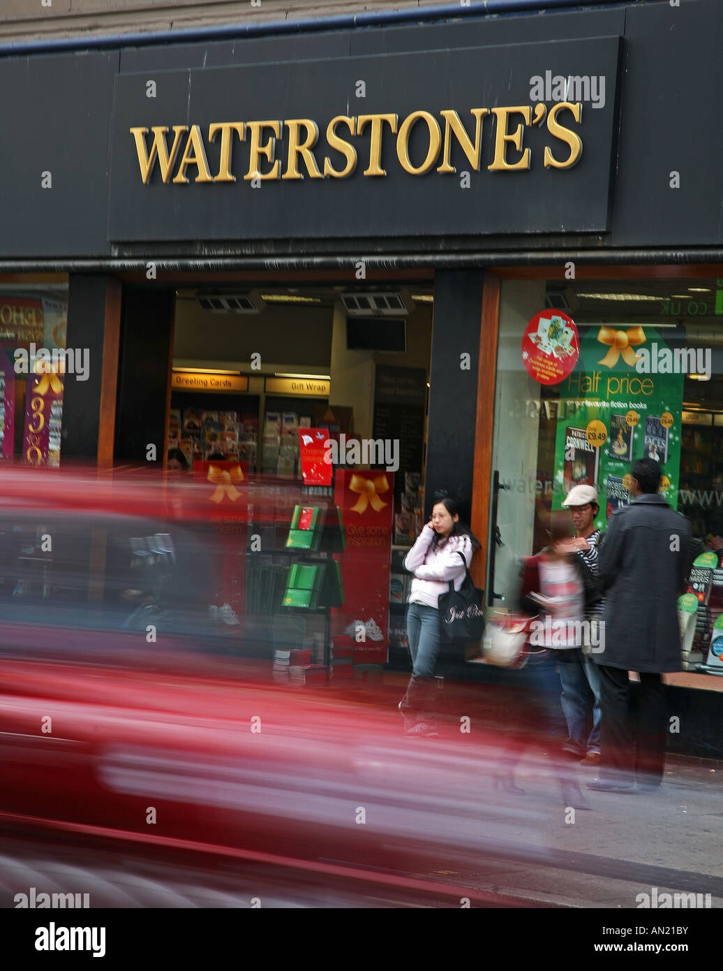 waterstone's "book shop Stock Photo - Alamy