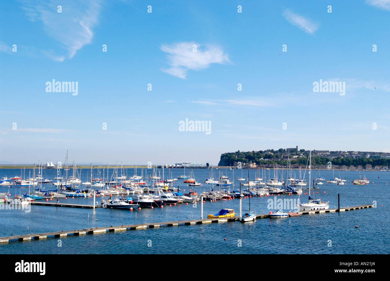 Cardiff yacht club hi-res stock photography and images - Alamy