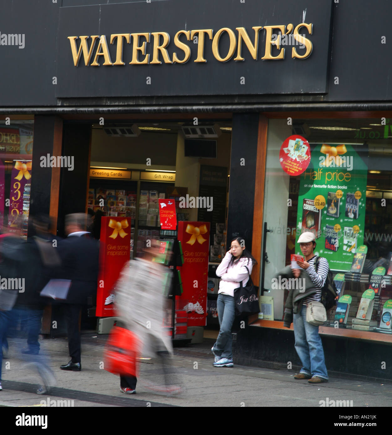 waterstone's "book shop Stock Photo - Alamy
