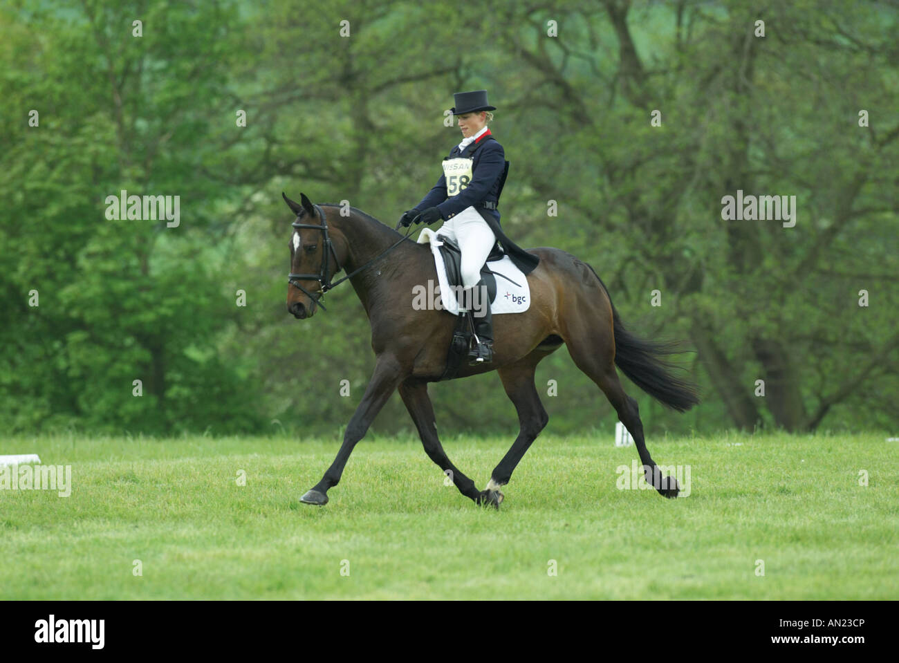 Zara Philips riding Tsunami ll at Chatsworht Horse Trials Stock Photo ...