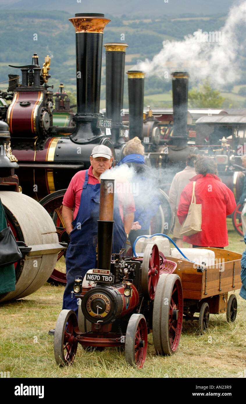 Miniature 4 inch scale and full size steam traction engines at Vintage ...