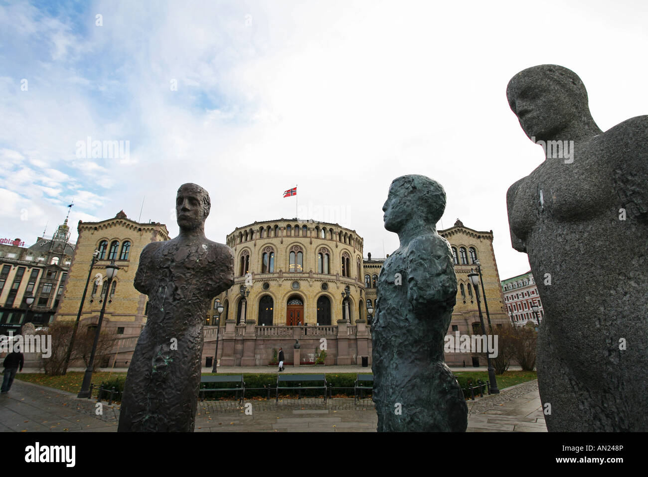 parliament statue oslo norway tourist tourism Stock Photo - Alamy