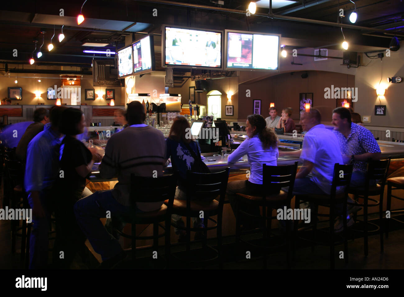 Raleigh North Carolina,Glenwood South,Hi5 Sports Bar,pub,couple,adult ...