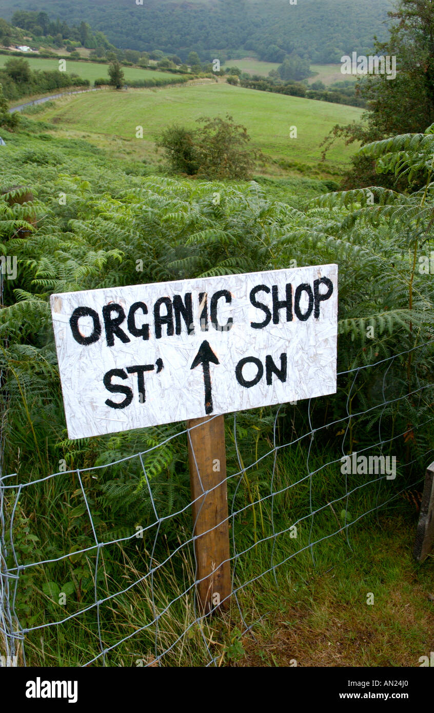 Farm shop signs hi-res stock photography and images - Alamy