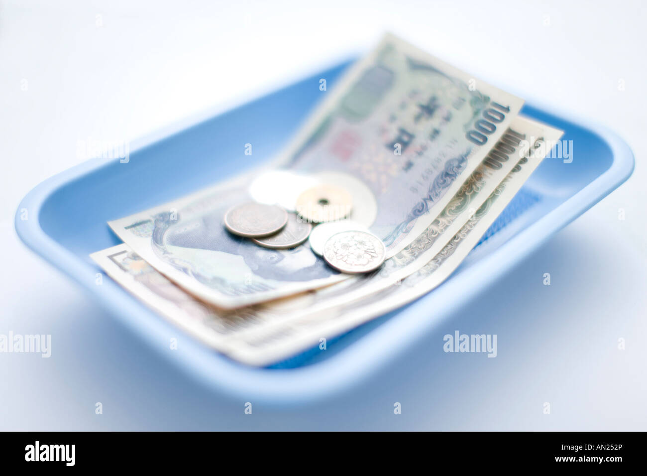 Money tray japan hi-res stock photography and images - Alamy