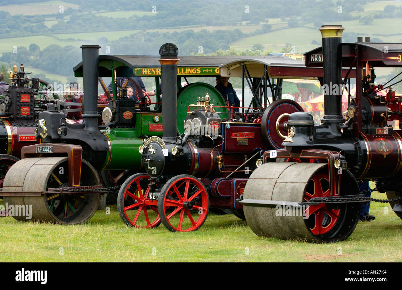 Steam traction engines outside hi-res stock photography and images - Alamy