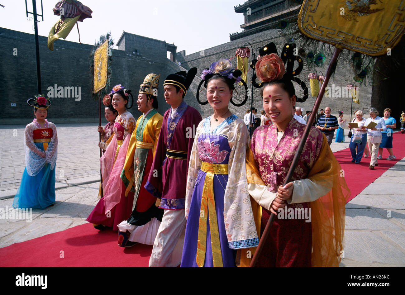 Tang dynasty costume hi-res stock photography and images - Alamy