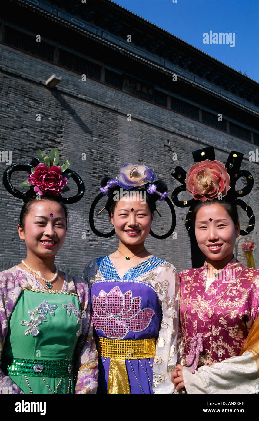 Tang costume hi-res stock photography and images - Alamy