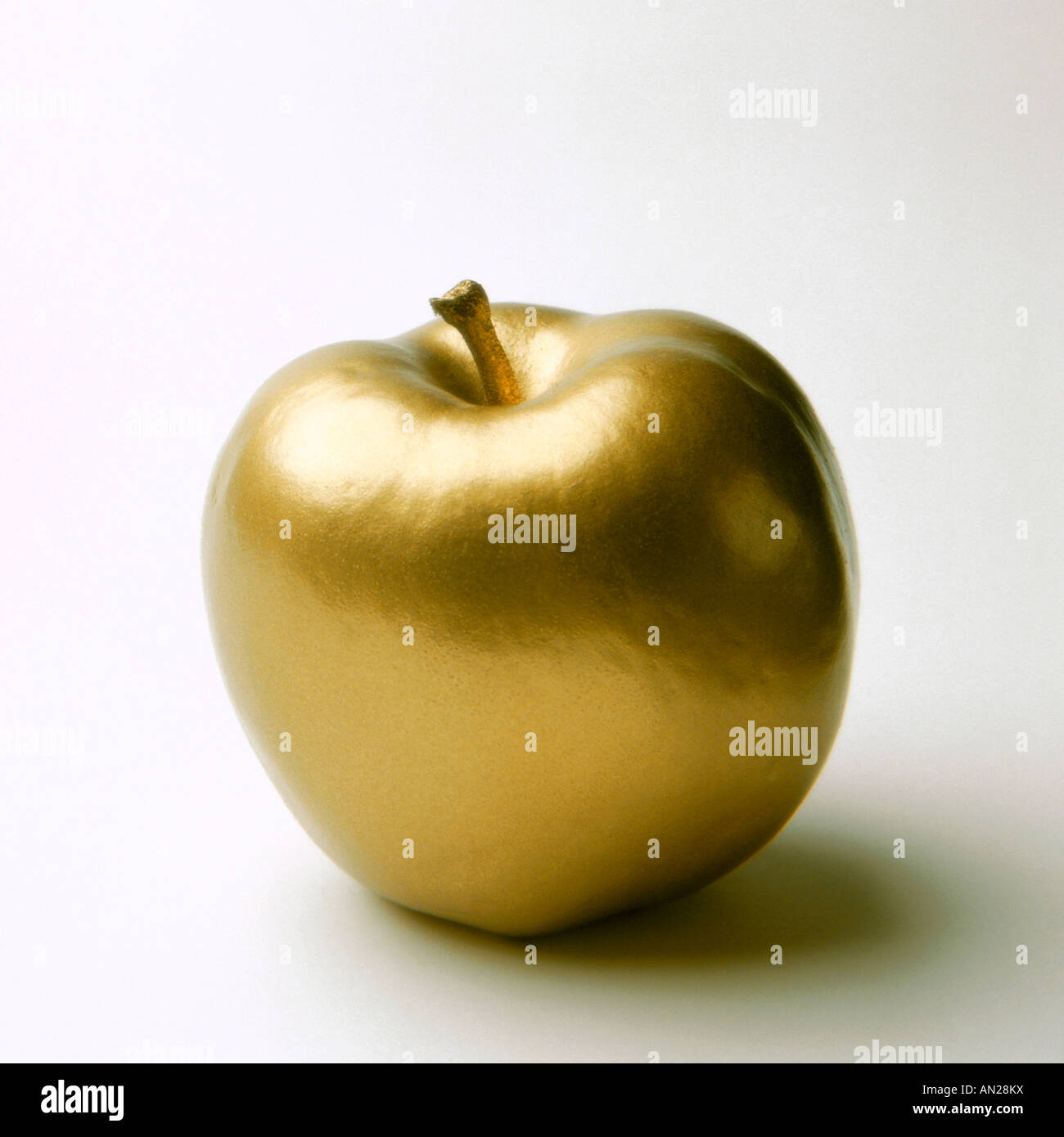 Gold guilded background hi-res stock photography and images - Alamy