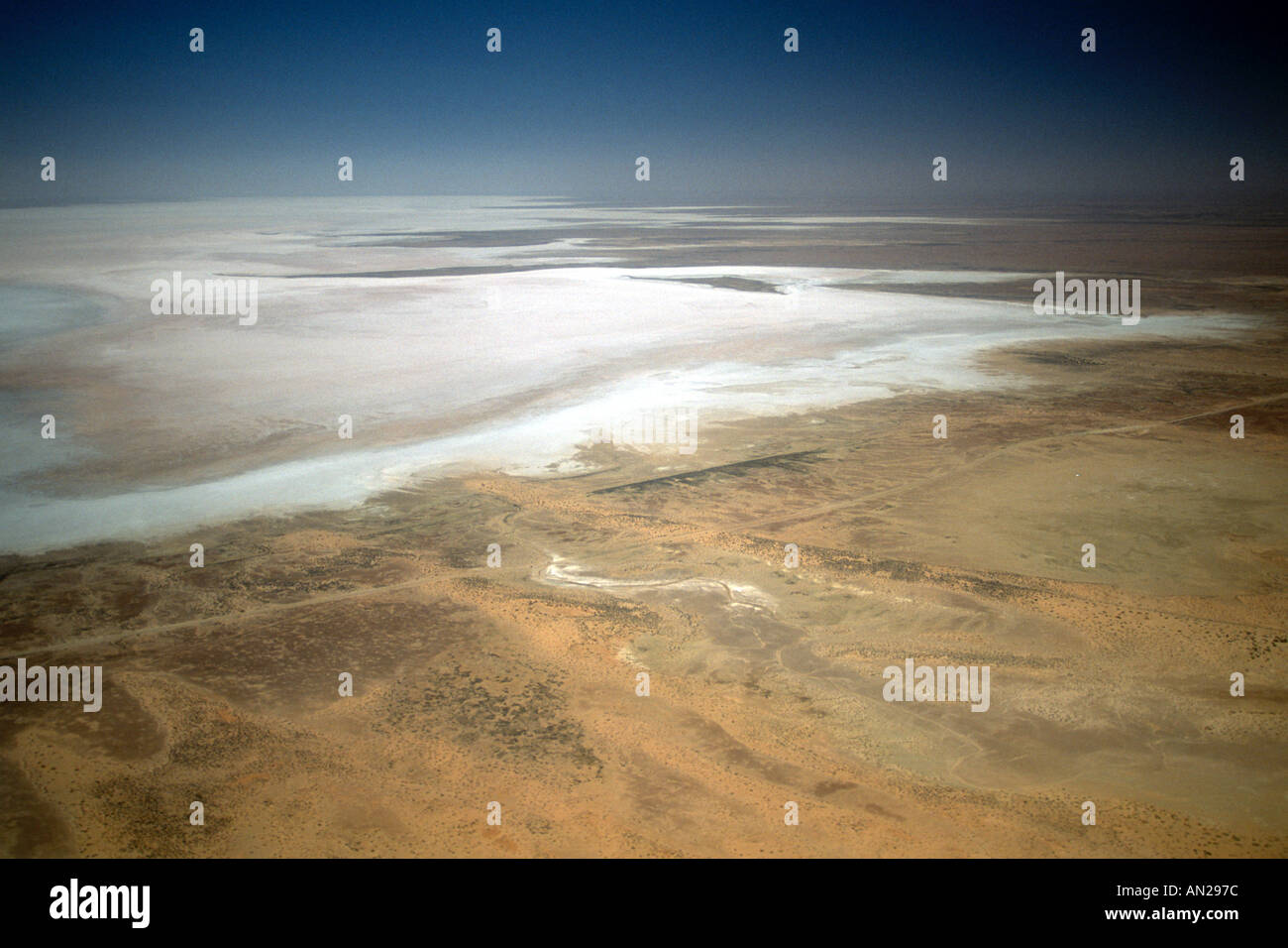 Aerial lake eyre hi-res stock photography and images - Alamy