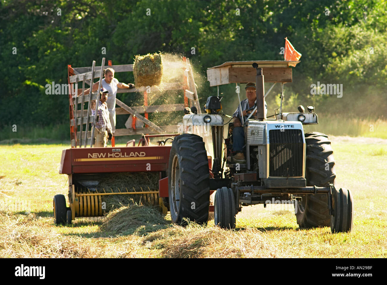 FARMING Lincolnshire Illinois Baling hay in late summer tractor pulling ...