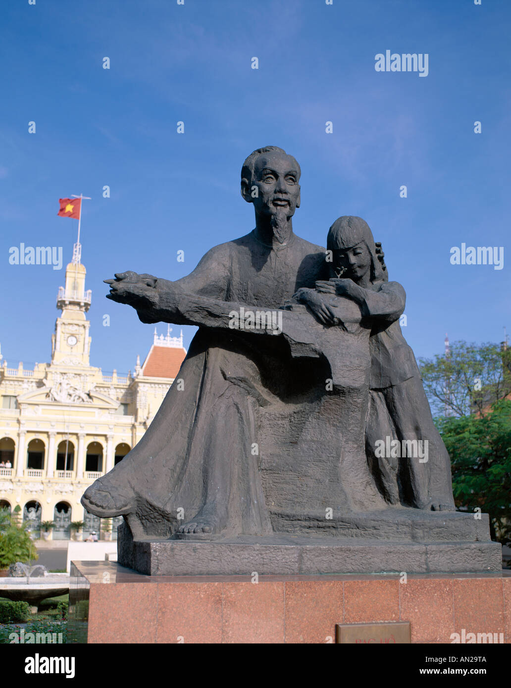 Ho Chi Minh Statue, Ho Chi Minh City (Saigon), Vietnam Stock Photo - Alamy